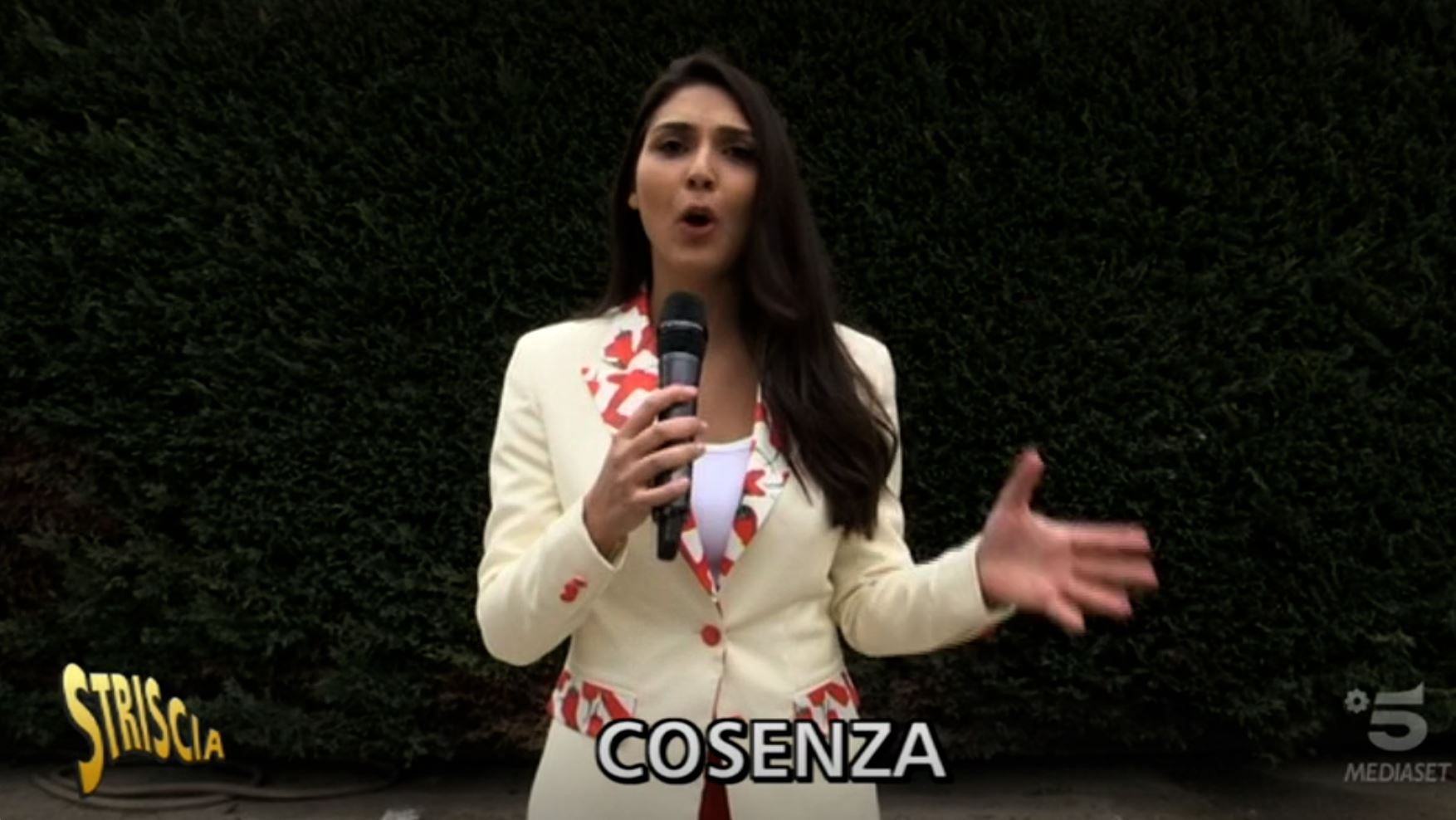 Aggredita a Cosenza la troupe di Striscia la Notizia - Secondo Piano News